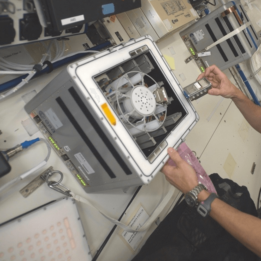 Biomining เทคนิคการ “สกัดแร่” ด้วยจุลชีพ | Thai PBS NOW