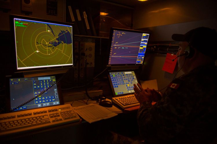 รู้จัก Flight Dispatcher เจ้าหน้าที่ควบคุมเที่ยวบินของสายการบิน | Thai ...